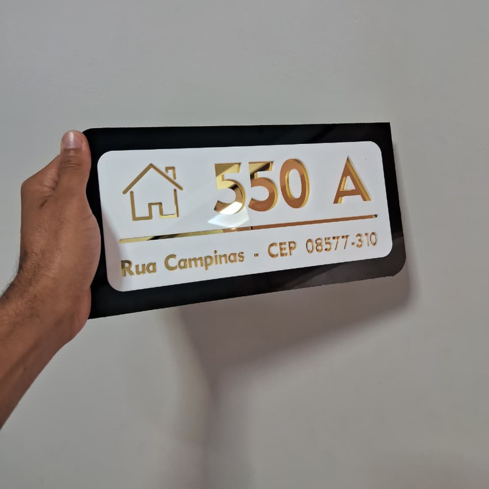 Placa Residencial em ACM com Acrílico 30x15cm | Moderna e Durável