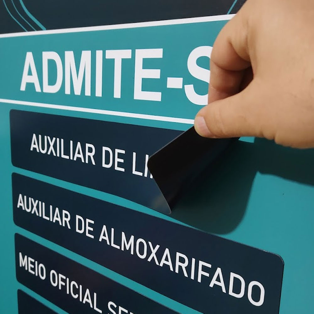 Placa admite-se vagas em aberto 40x85 cm com 5 cargos DKJ gráfica rápida